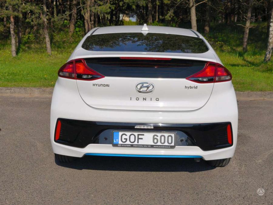 White Hyundai Ioniq 2017 in Vilnius, with an engine capacity of 1.58 L and mileage of 150 thousand km for 8250 €, photo 3 on AUTOMOTO.COM.LV