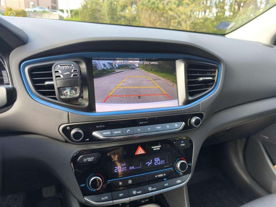 White Hyundai Ioniq 2017 in Vilnius, with an engine capacity of 1.58 L and mileage of 150 thousand km for 8250 €, photo 7 on AUTOMOTO.COM.LV