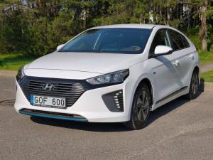 White Hyundai Ioniq 2017 in Vilnius, with an engine capacity of 1.58 L and mileage of 150 thousand km for 8250 €, photo 9 on AUTOMOTO.COM.LV