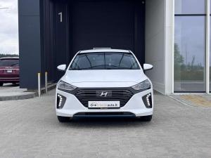Белый Хендай Ioniq 2017 в Вильнюс, объемом двигателя 1.58 л и пробегом 232 тыс. км за 8600 €, фото 4 на AUTOMOTO.COM.LV