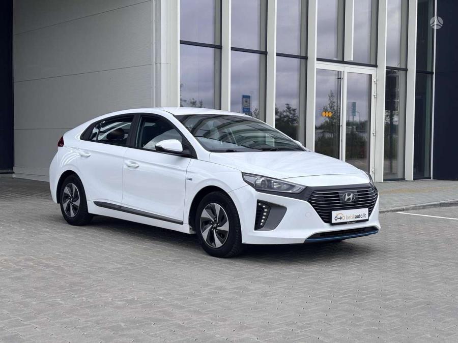 Белый Хендай Ioniq 2017 в Вильнюс, объемом двигателя 1.58 л и пробегом 232 тыс. км за 8600 €, фото 5 на AUTOMOTO.COM.LV
