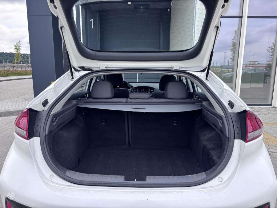 Белый Хендай Ioniq 2017 в Вильнюс, объемом двигателя 1.58 л и пробегом 232 тыс. км за 8600 €, фото 10 на AUTOMOTO.COM.LV