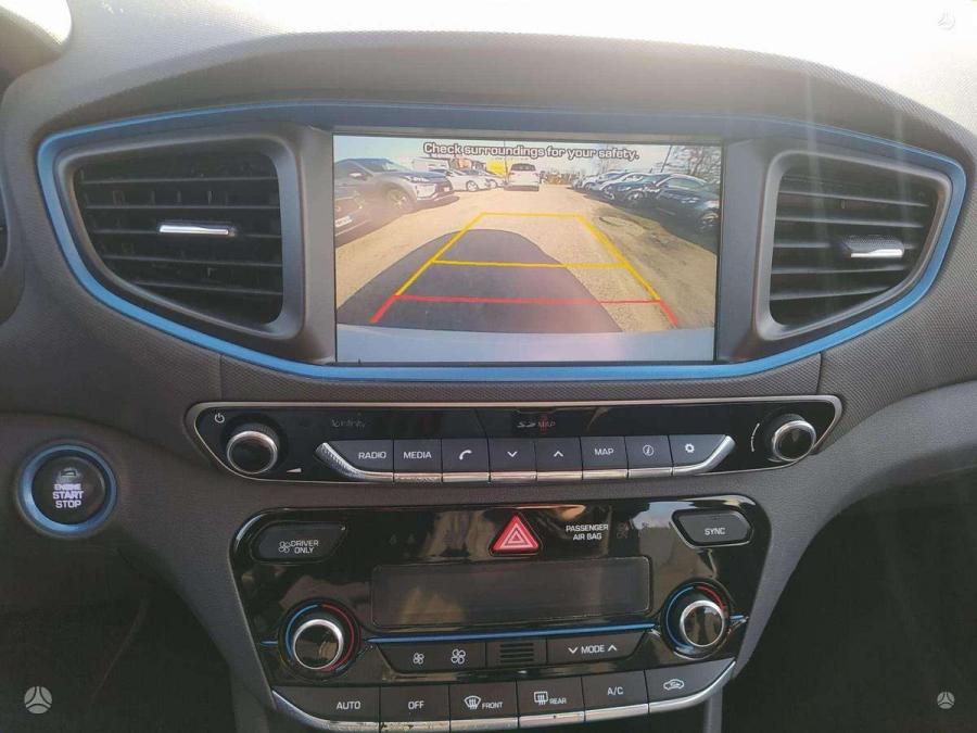 White Hyundai Ioniq 2017 in Panevezys, with an engine capacity of 1.58 L and mileage of 170 thousand km for 9800 €, photo 27 on AUTOMOTO.COM.LV
