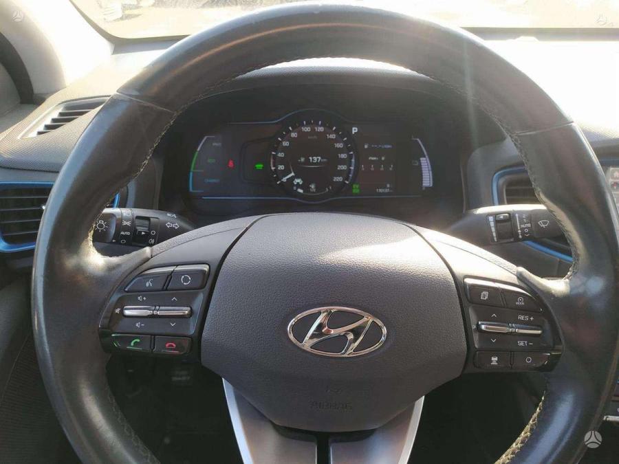 White Hyundai Ioniq 2017 in Panevezys, with an engine capacity of 1.58 L and mileage of 170 thousand km for 9800 €, photo 29 on AUTOMOTO.COM.LV