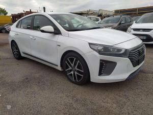 White Hyundai Ioniq 2017 in Panevezys, with an engine capacity of 1.58 L and mileage of 170 thousand km for 9800 €, photo  on AUTOMOTO.COM.LV