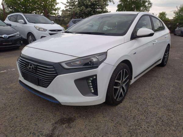 Balts Hyundai Ioniq 2017 Panevēža, ar dzinēja tilpumu 1.58 L un nobraukumu 170 tūkst. km par 9800 €, foto 5 vietnē AUTOMOTO.COM.LV