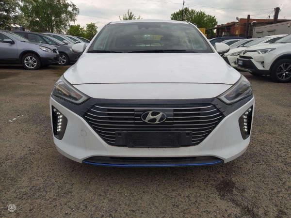Balts Hyundai Ioniq 2017 Panevēža, ar dzinēja tilpumu 1.58 L un nobraukumu 170 tūkst. km par 9800 €, foto 6 vietnē AUTOMOTO.COM.LV