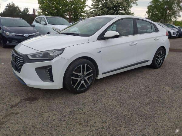 Balts Hyundai Ioniq 2017 Panevēža, ar dzinēja tilpumu 1.58 L un nobraukumu 170 tūkst. km par 9800 €, foto 8 vietnē AUTOMOTO.COM.LV