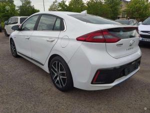 White Hyundai Ioniq 2017 in Panevezys, with an engine capacity of 1.58 L and mileage of 170 thousand km for 9800 €, photo 9 on AUTOMOTO.COM.LV