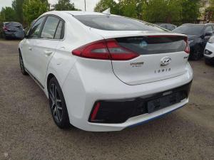 White Hyundai Ioniq 2017 in Panevezys, with an engine capacity of 1.58 L and mileage of 170 thousand km for 9800 €, photo 10 on AUTOMOTO.COM.LV