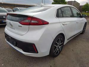 White Hyundai Ioniq 2017 in Panevezys, with an engine capacity of 1.58 L and mileage of 170 thousand km for 9800 €, photo 12 on AUTOMOTO.COM.LV