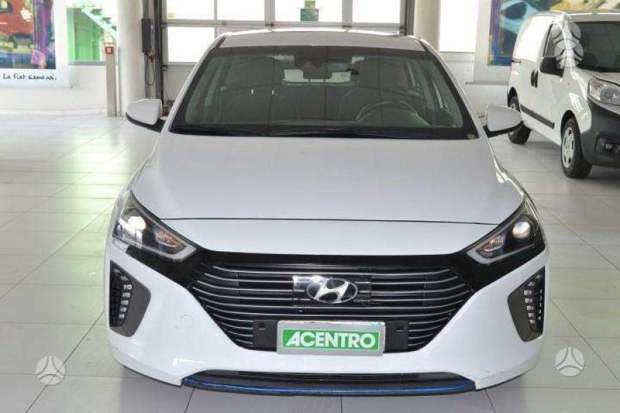 White Hyundai Ioniq 2017 in Panevezys, with an engine capacity of 1.58 L and mileage of 170 thousand km for 9800 €, photo 48 on AUTOMOTO.COM.LV