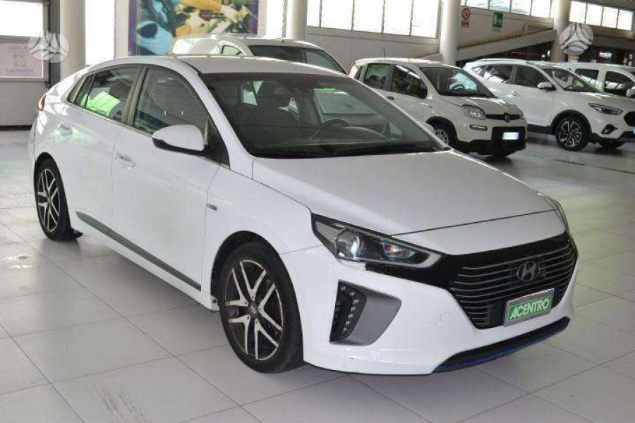 White Hyundai Ioniq 2017 in Panevezys, with an engine capacity of 1.58 L and mileage of 170 thousand km for 9800 €, photo 50 on AUTOMOTO.COM.LV