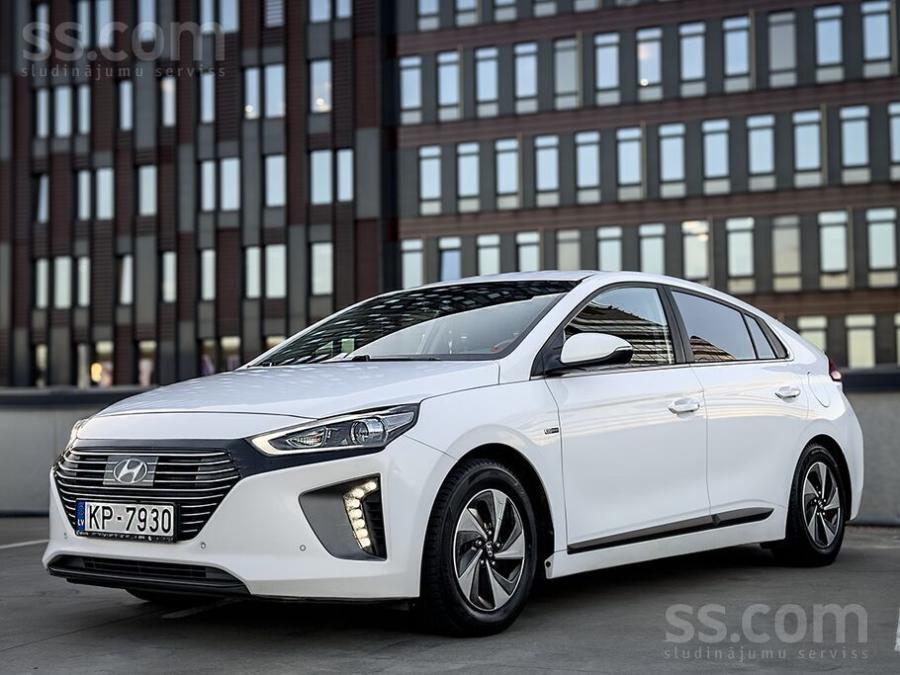 Белый Хендай Ioniq 2017 в Рига, объемом двигателя 1.60 л и пробегом 275 тыс. км за 10750 €, фото 3 на AUTOMOTO.COM.LV