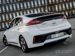 Белый Хендай Ioniq 2017 в Рига, объемом двигателя 1.60 л и пробегом 275 тыс. км за 10750 €, фото 4 на AUTOMOTO.COM.LV