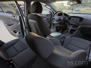 Белый Хендай Ioniq 2017 в Рига, объемом двигателя 1.60 л и пробегом 275 тыс. км за 10750 €, фото 10 на AUTOMOTO.COM.LV