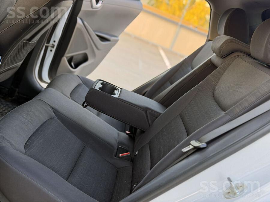 Белый Хендай Ioniq 2017 в Рига, объемом двигателя 1.60 л и пробегом 275 тыс. км за 10750 €, фото 14 на AUTOMOTO.COM.LV