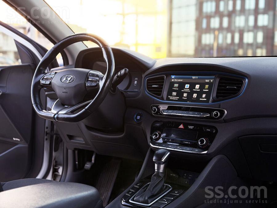 Белый Хендай Ioniq 2017 в Рига, объемом двигателя 1.60 л и пробегом 275 тыс. км за 10750 €, фото 17 на AUTOMOTO.COM.LV