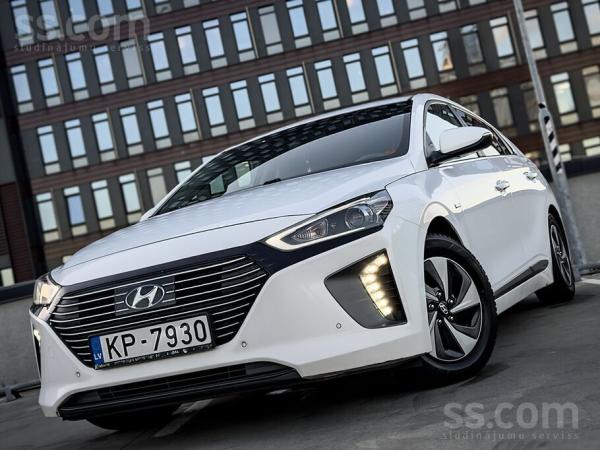 White Hyundai Ioniq 2017 in Riga, with an engine capacity of 1.60 L and mileage of 275 thousand km for 10750 €, photo 1 on AUTOMOTO.COM.LV