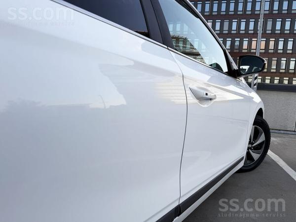 White Hyundai Ioniq 2017 in Riga, with an engine capacity of 1.60 L and mileage of 275 thousand km for 10750 €, photo 11 on AUTOMOTO.COM.LV