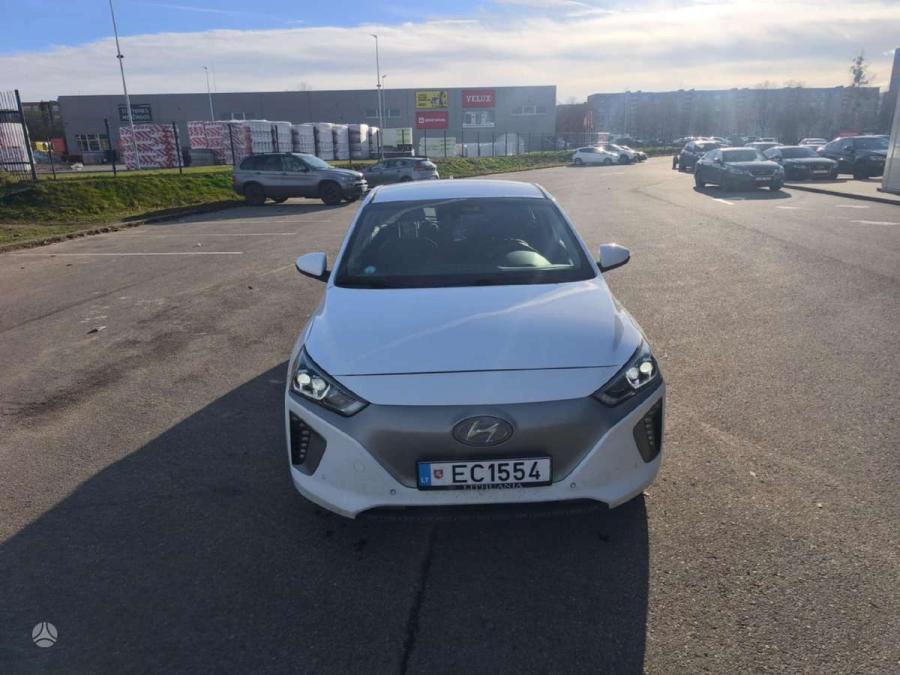 Balts Hyundai Ioniq 2018 Jonava, ar dzinēja tilpumu 0.00 L un nobraukumu 160 tūkst. km par 9500 €, foto 2 vietnē AUTOMOTO.COM.LV