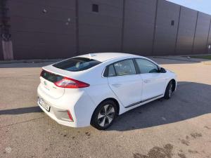 Balts Hyundai Ioniq 2018 Jonava, ar dzinēja tilpumu 0.00 L un nobraukumu 160 tūkst. km par 9500 €, foto 7 vietnē AUTOMOTO.COM.LV
