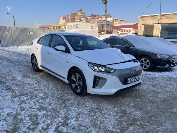 Balts Hyundai Ioniq 2018 Kauņa, ar dzinēja tilpumu 0.00 L un nobraukumu 167 tūkst. km par 5900 €, foto 1 vietnē AUTOMOTO.COM.LV