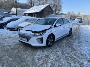 White Hyundai Ioniq 2018 in Kaunas, with an engine capacity of 0.00 L and mileage of 167 thousand km for 5900 €, photo 2 on AUTOMOTO.COM.LV