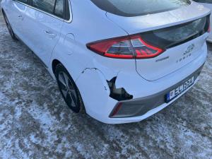 White Hyundai Ioniq 2018 in Kaunas, with an engine capacity of 0.00 L and mileage of 167 thousand km for 5900 €, photo 5 on AUTOMOTO.COM.LV