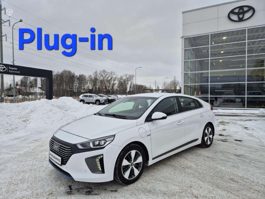 White Hyundai Ioniq 2018 in Panevezys, with an engine capacity of 1.58 L and mileage of 89 thousand km for 13900 €, photo 1 on AUTOMOTO.COM.LV