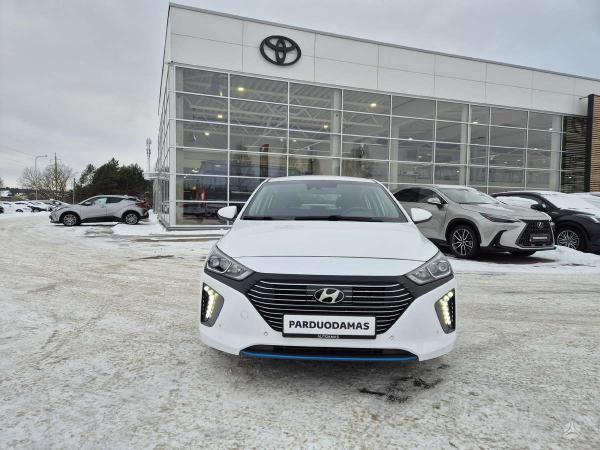 White Hyundai Ioniq 2018 in Panevezys, with an engine capacity of 1.58 L and mileage of 89 thousand km for 13900 €, photo 2 on AUTOMOTO.COM.LV