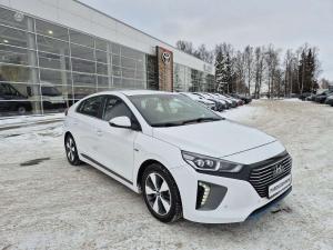 White Hyundai Ioniq 2018 in Panevezys, with an engine capacity of 1.58 L and mileage of 89 thousand km for 13900 €, photo 3 on AUTOMOTO.COM.LV