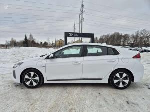White Hyundai Ioniq 2018 in Panevezys, with an engine capacity of 1.58 L and mileage of 89 thousand km for 13900 €, photo 7 on AUTOMOTO.COM.LV