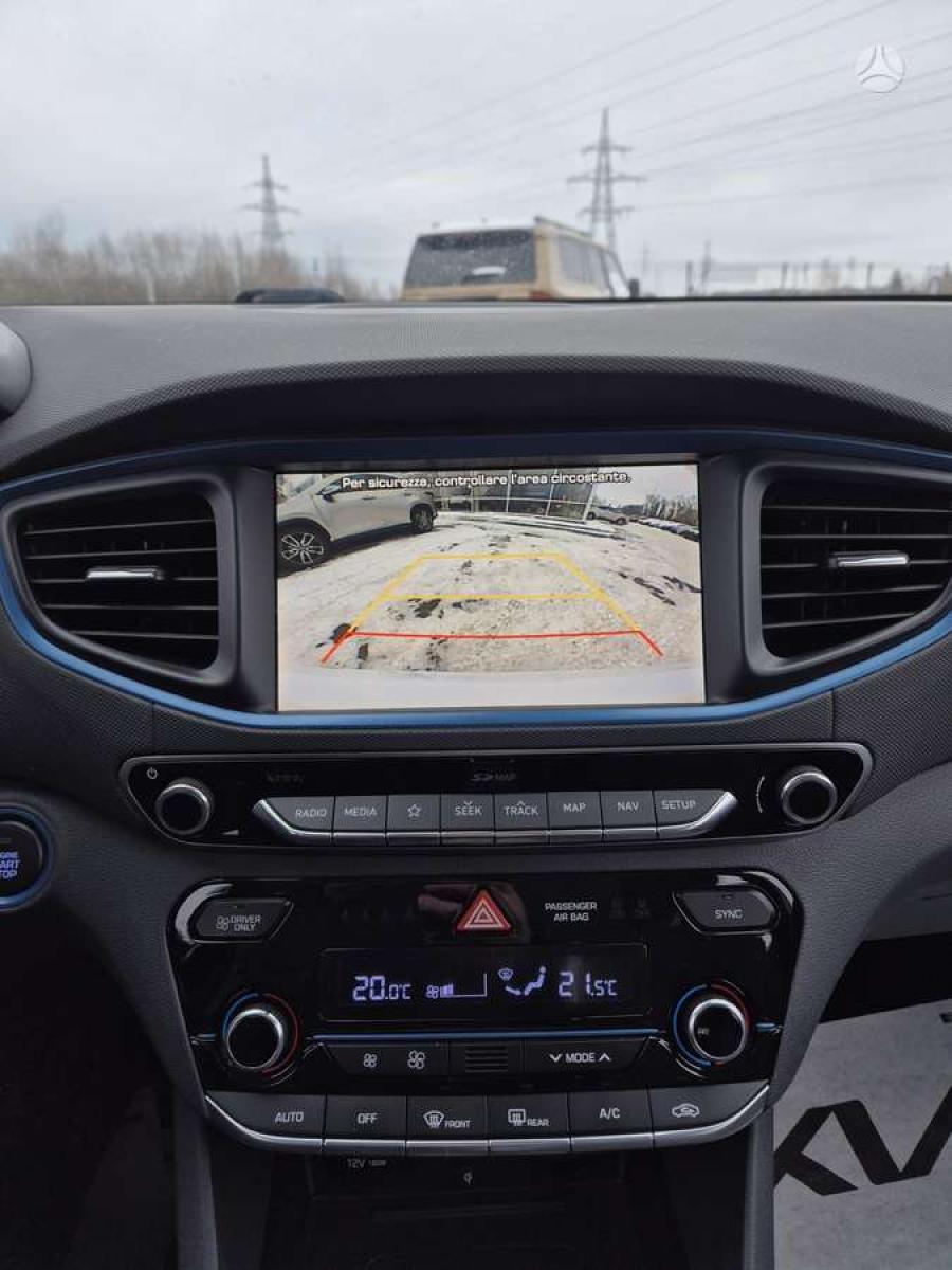 White Hyundai Ioniq 2018 in Panevezys, with an engine capacity of 1.58 L and mileage of 89 thousand km for 13900 €, photo 19 on AUTOMOTO.COM.LV