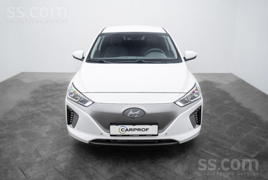 White Hyundai Ioniq 2018 in Tallinn, with an engine capacity of 0.00 L and mileage of 97 thousand km for 13499 €, photo 2 on AUTOMOTO.COM.LV
