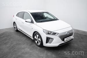 White Hyundai Ioniq 2018 in Tallinn, with an engine capacity of 0.00 L and mileage of 97 thousand km for 13499 €, photo 3 on AUTOMOTO.COM.LV