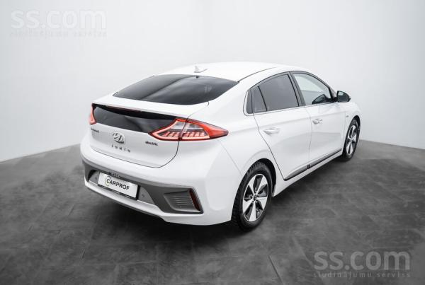 Balts Hyundai Ioniq 2018 Tallina, ar dzinēja tilpumu 0.00 L un nobraukumu 97 tūkst. km par 13499 €, foto 4 vietnē AUTOMOTO.COM.LV