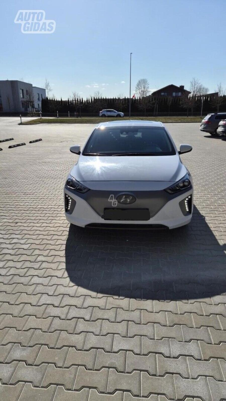 Balts Hyundai Ioniq 2018 Šauļi, ar dzinēja tilpumu 0.00 L un nobraukumu 78 tūkst. km par 11100 €, foto 3 vietnē AUTOMOTO.COM.LV