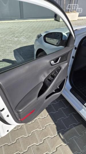 Balts Hyundai Ioniq 2018 Šauļi, ar dzinēja tilpumu 0.00 L un nobraukumu 78 tūkst. km par 11100 €, foto 5 vietnē AUTOMOTO.COM.LV