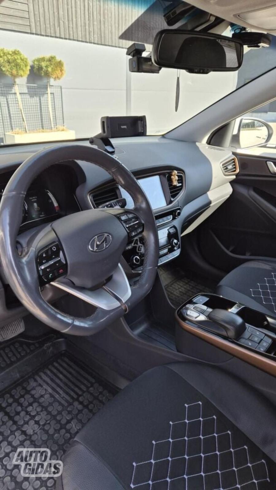 Balts Hyundai Ioniq 2018 Šauļi, ar dzinēja tilpumu 0.00 L un nobraukumu 78 tūkst. km par 11100 €, foto 8 vietnē AUTOMOTO.COM.LV