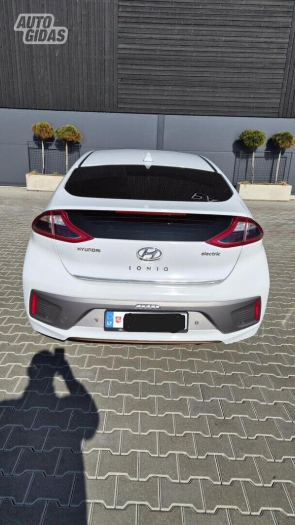 White Hyundai Ioniq 2018 in Siauliai, with an engine capacity of 0.00 L and mileage of 78 thousand km for 11100 €, photo 10 on AUTOMOTO.COM.LV