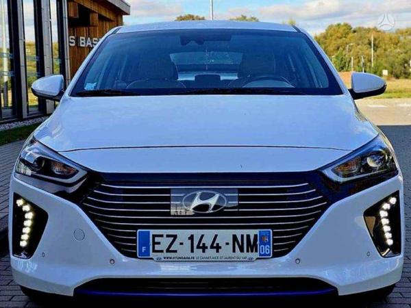 White Hyundai Ioniq 2018 in Taurage, with an engine capacity of 1.58 L and mileage of 177 thousand km for 8900 €, photo 2 on AUTOMOTO.COM.LV