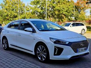 White Hyundai Ioniq 2018 in Taurage, with an engine capacity of 1.58 L and mileage of 177 thousand km for 8900 €, photo 4 on AUTOMOTO.COM.LV