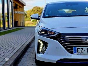 White Hyundai Ioniq 2018 in Taurage, with an engine capacity of 1.58 L and mileage of 177 thousand km for 8900 €, photo 10 on AUTOMOTO.COM.LV