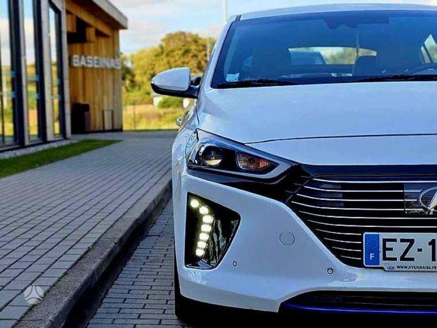 White Hyundai Ioniq 2018 in Taurage, with an engine capacity of 1.58 L and mileage of 177 thousand km for 8900 €, photo 10 on AUTOMOTO.COM.LV