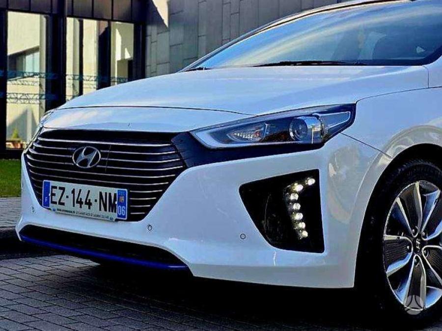White Hyundai Ioniq 2018 in Taurage, with an engine capacity of 1.58 L and mileage of 177 thousand km for 8900 €, photo 11 on AUTOMOTO.COM.LV