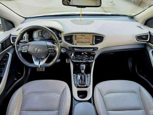 White Hyundai Ioniq 2018 in Taurage, with an engine capacity of 1.58 L and mileage of 177 thousand km for 8900 €, photo 16 on AUTOMOTO.COM.LV