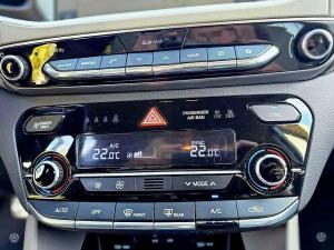 White Hyundai Ioniq 2018 in Taurage, with an engine capacity of 1.58 L and mileage of 177 thousand km for 8900 €, photo 24 on AUTOMOTO.COM.LV
