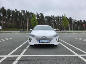 Balts Hyundai Ioniq 2018 Rīga, ar dzinēja tilpumu 0.00 L un nobraukumu 170 tūkst. km par 10000 €, foto 3 vietnē AUTOMOTO.COM.LV