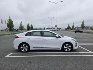 Balts Hyundai Ioniq 2018 Rīga, ar dzinēja tilpumu 0.00 L un nobraukumu 170 tūkst. km par 10000 €, foto 5 vietnē AUTOMOTO.COM.LV